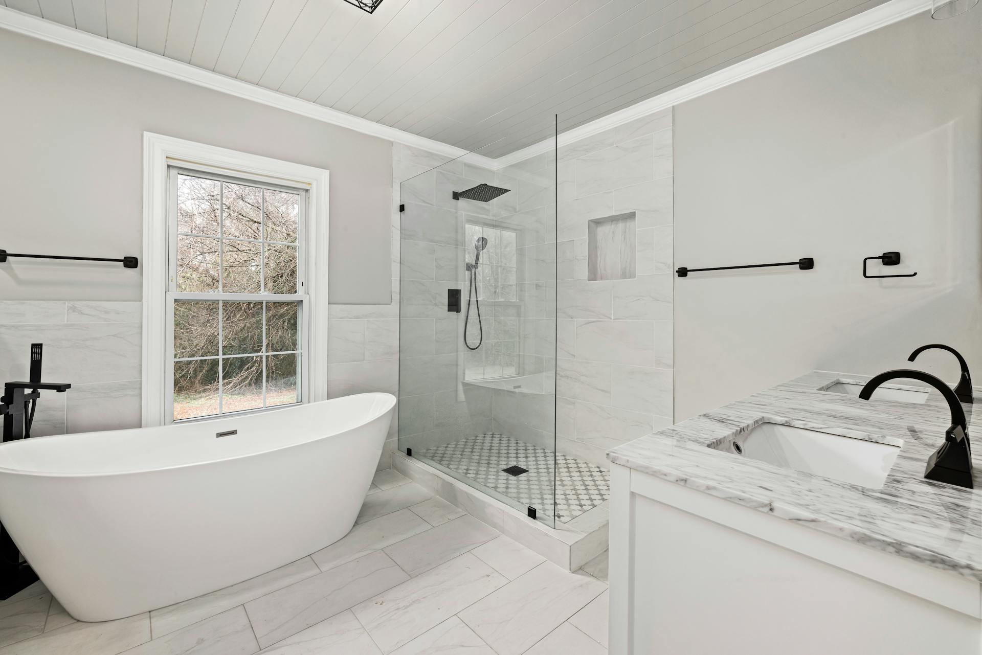 Showers – Regency Bathrooms